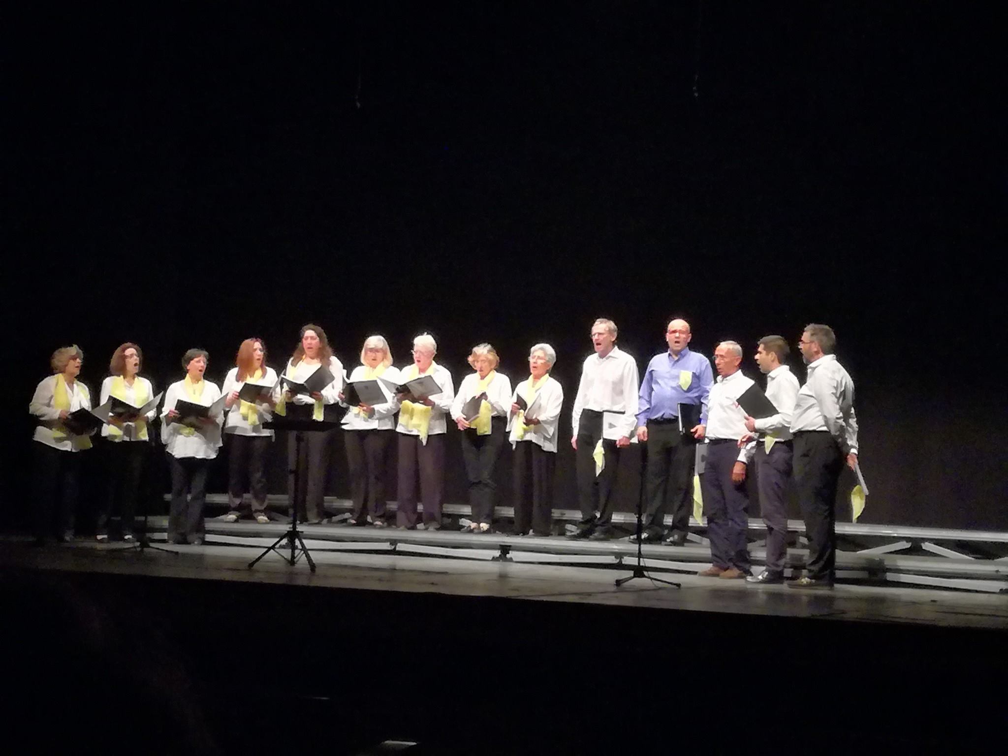 06.01.2023, Dia de Reis: Coro do CFP cantou no átrio da Estação Santa ...